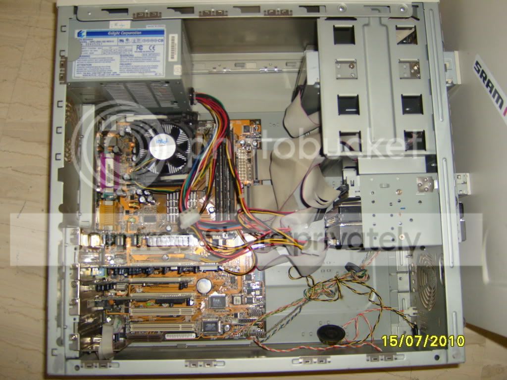 αρχισε να βγαζει κατι καπνους το παλιο μου pc...αν μπορειτε να με ...